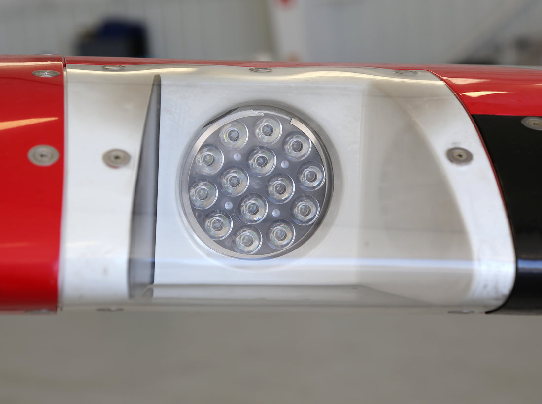 Parmetheus PLUS PAR-36 LED Landing / Taxi Light | Whelen Aerospace ...