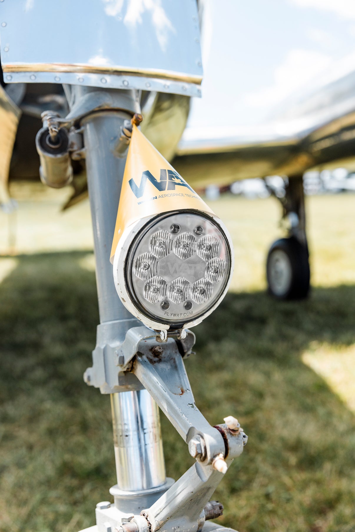 Parmetheus G3 PAR-36 LED Landing Lights and Taxi Lights | Whelen Aerospace Technologies