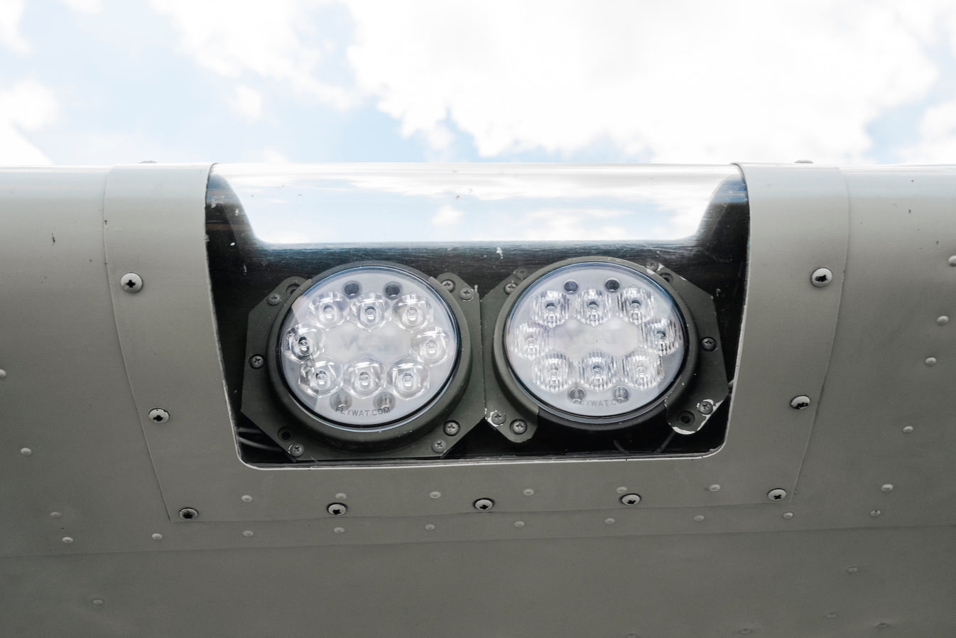 Parmetheus G3 PAR-36 LED Landing Lights and Taxi Lights | Whelen ...